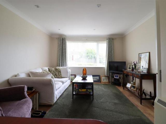 2 bedroom semi detached bungalow to rent