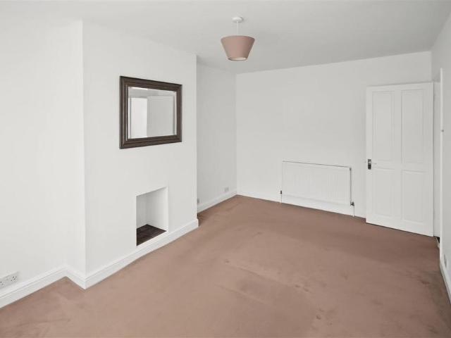 2 bedroom semi detached bungalow to rent