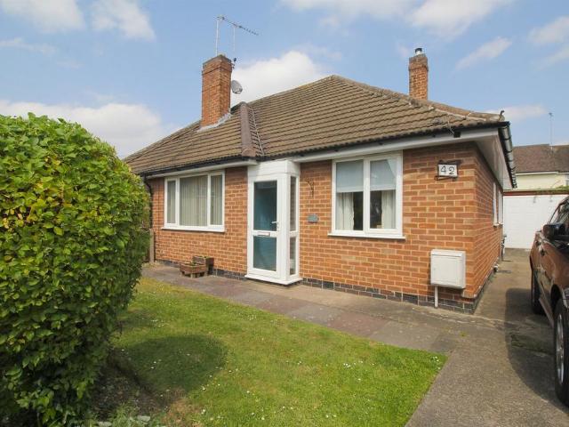 2 bedroom semi detached bungalow to rent