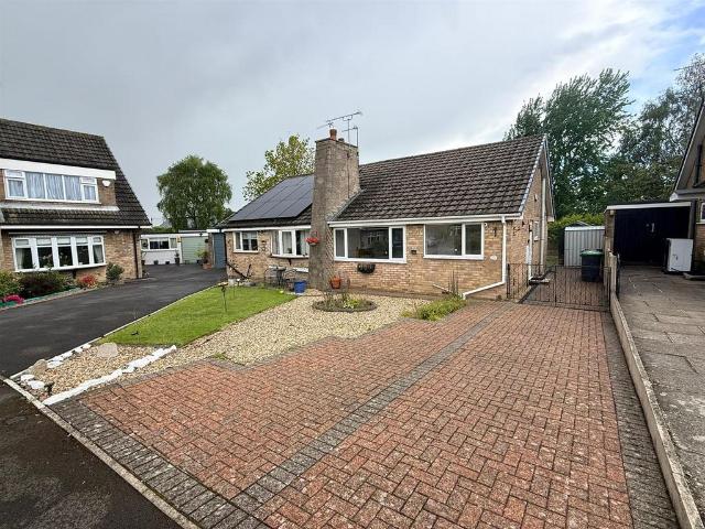 2 bedroom semi detached bungalow to rent