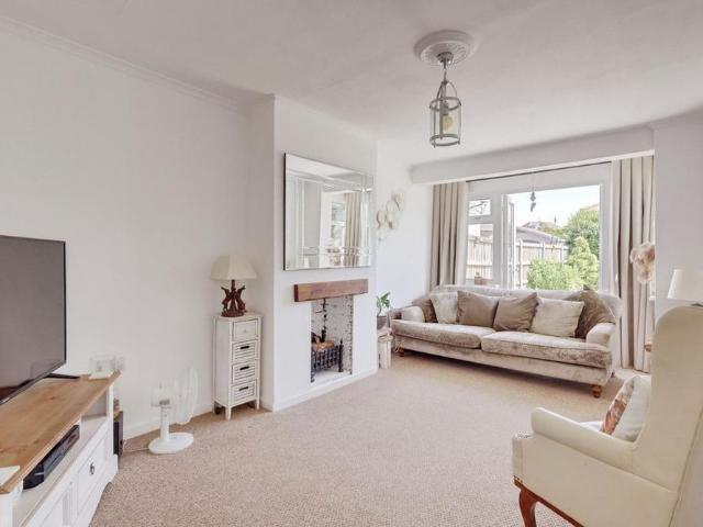 2 bedroom semi detached bungalow to rent