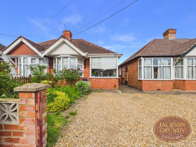 2 bedroom semi detached bungalow to rent