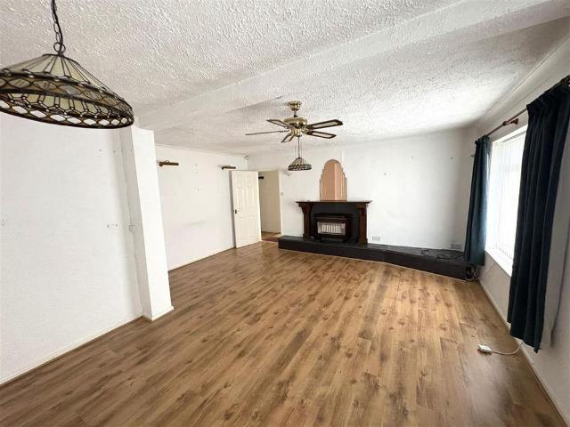 2 bedroom semi detached bungalow to rent