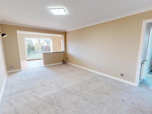 2 bedroom semi detached bungalow to rent