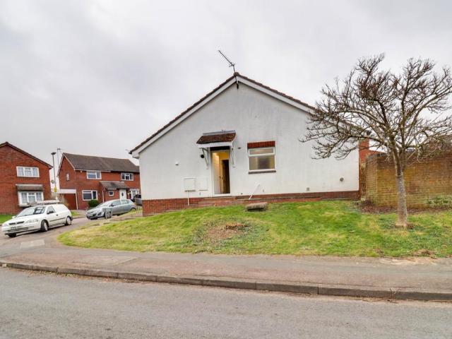 2 bedroom semi detached bungalow to rent