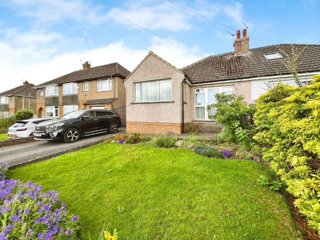 2 bedroom semi detached bungalow to rent