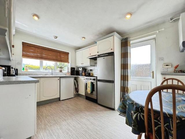 2 bedroom semi detached bungalow to rent
