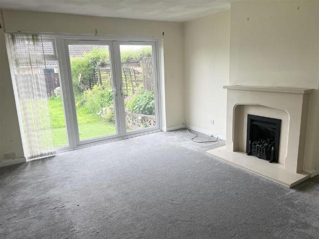 2 bedroom semi detached bungalow to rent