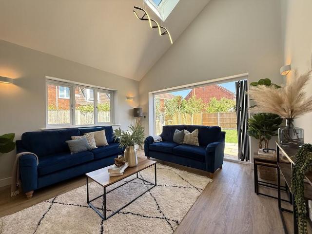 2 bedroom semi detached bungalow to rent