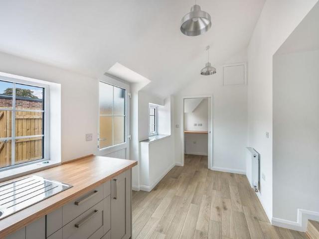 2 bedroom semi detached bungalow to rent