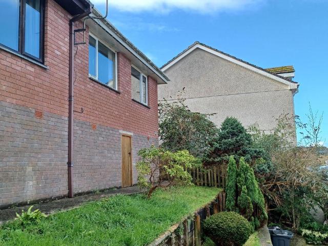 2 bedroom semi detached bungalow to rent