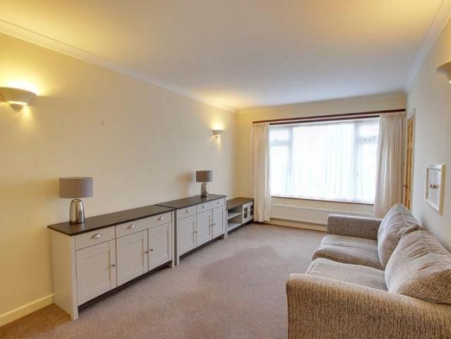 2 bedroom semi detached bungalow to rent