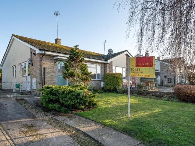 2 bedroom semi detached bungalow to rent