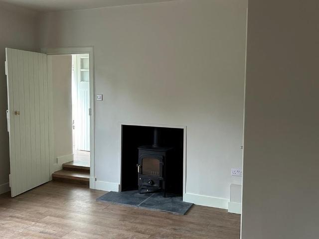 2 bedroom semi detached bungalow to rent