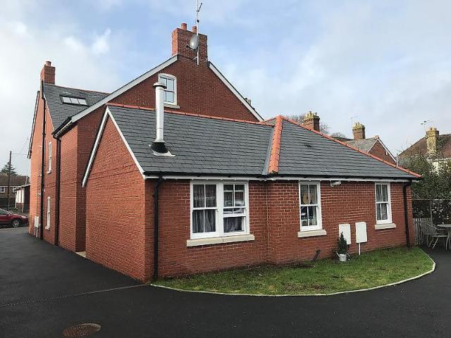 2 bedroom semi detached bungalow to rent