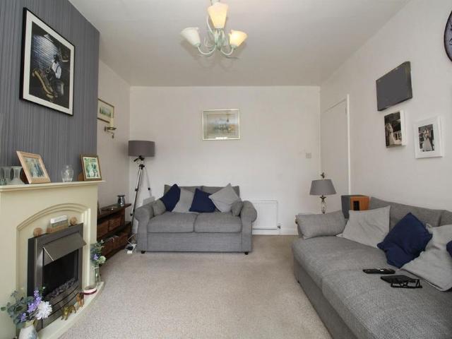 2 bedroom semi detached bungalow to rent