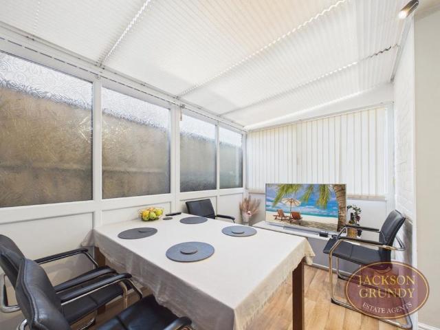 2 bedroom semi detached bungalow to rent