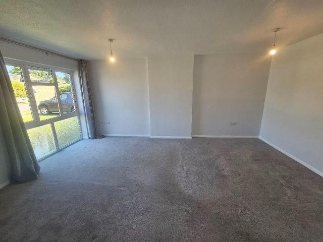 2 bedroom semi detached bungalow to rent