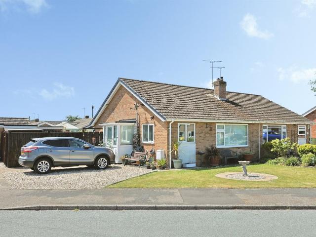 3 bedroom semi detached bungalow for sale