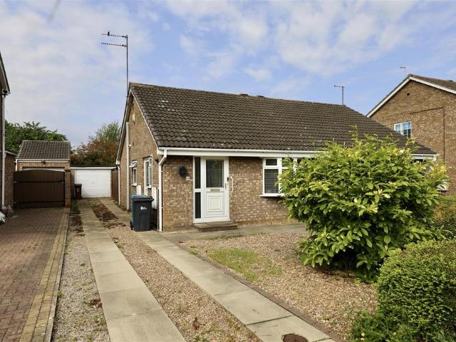 2 bedroom semi detached bungalow for sale