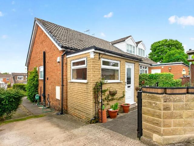 2 bedroom semi detached bungalow for sale
