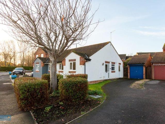 2 bedroom semi detached bungalow for sale