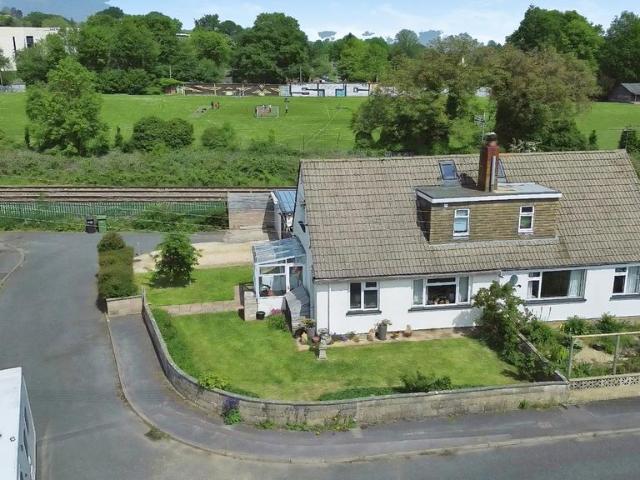 2 bedroom semi detached bungalow for sale