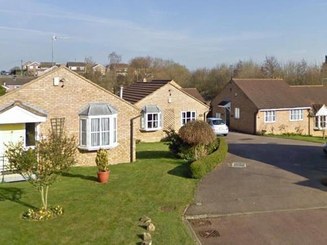 2 bedroom detached bungalow for sale