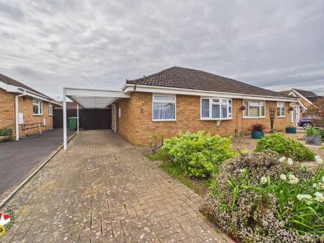 2 bedroom semi detached bungalow for sale