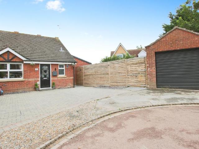 2 bedroom semi detached bungalow for sale