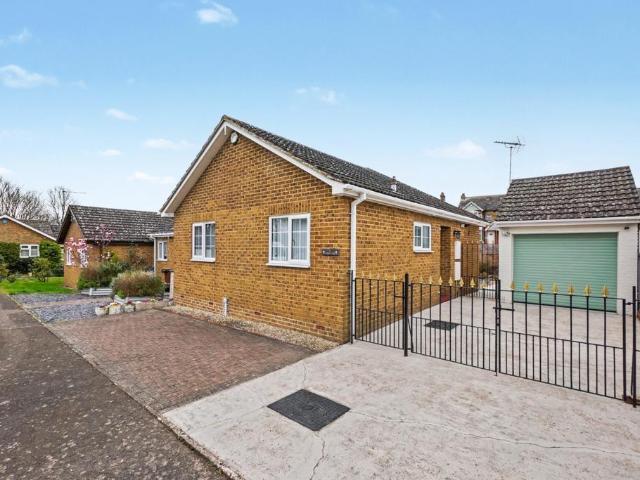 2 bedroom bungalow for sale