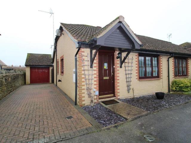 2 bedroom semi detached bungalow for sale