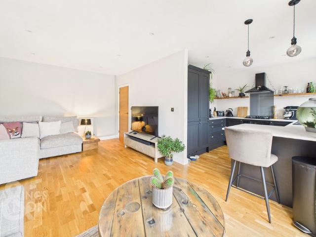 2 bedroom semi detached bungalow for sale