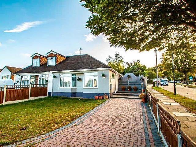 2 bedroom semi detached bungalow for sale