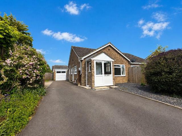 2 bedroom semi detached bungalow for sale