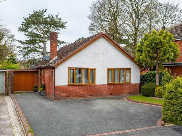 2 bedroom detached bungalow for sale