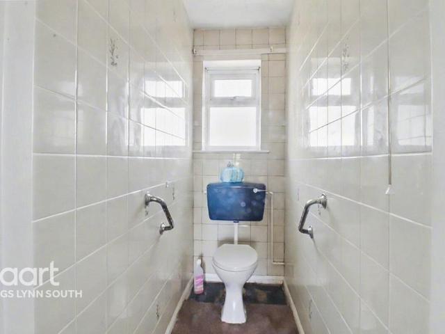 2 bedroom semi detached bungalow for sale