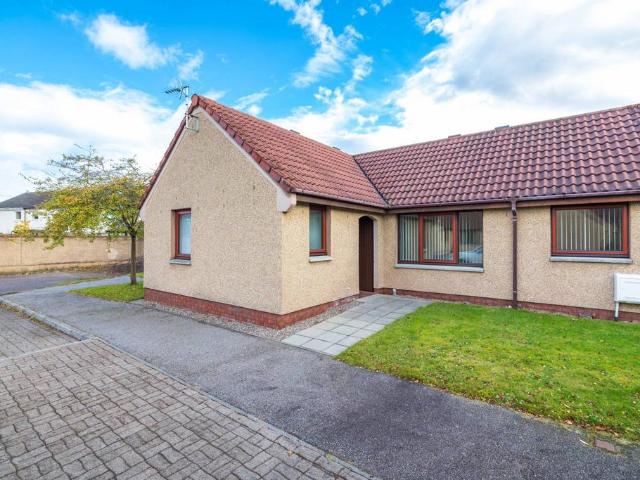 2 bedroom semi detached bungalow for sale