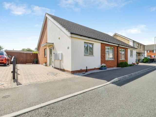 2 bedroom semi detached bungalow for sale