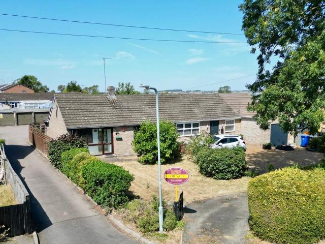 2 bedroom semi detached bungalow for sale