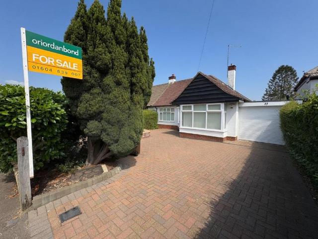 2 bedroom semi detached bungalow for sale
