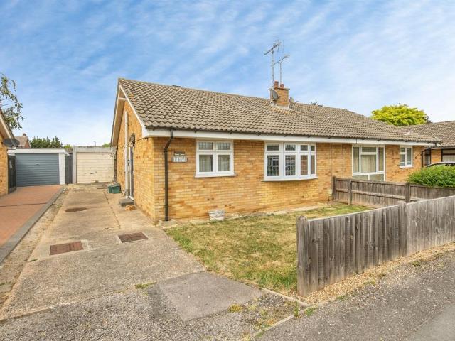 2 bedroom semi detached bungalow for sale