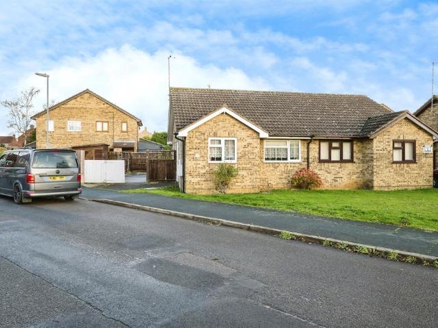 2 bedroom semi detached bungalow for sale