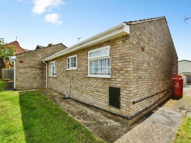 2 bedroom semi detached bungalow for sale