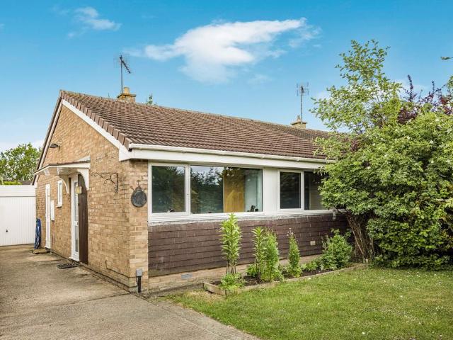 2 bedroom semi detached bungalow for sale