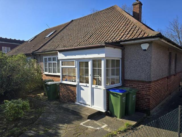 3 bedroom semi detached bungalow for sale