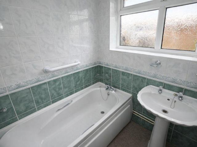 2 bedroom semi detached bungalow for sale in Tintern Road, Maidstone, ME16