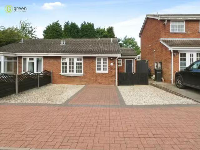 2 bedroom semi detached bungalow for sale in Torside, Wilnecot.