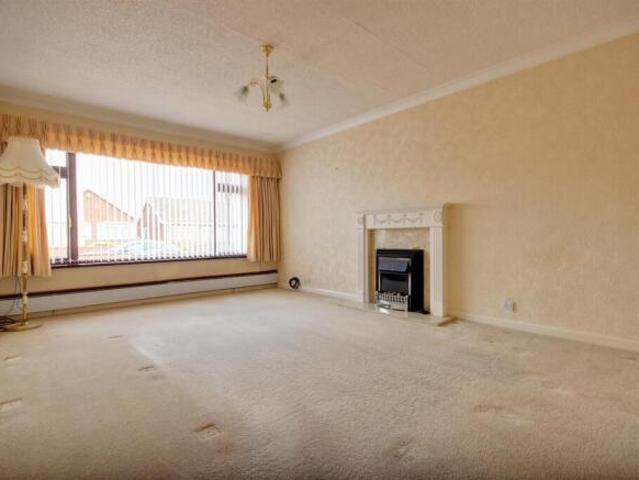 2 bedroom semi detached bungalow for sale in Well Lane, Willerby, Hull, HU10