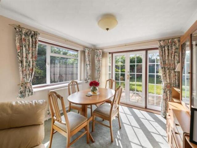 2 bedroom semi detached bungalow for sale in Westacott, Hayes, UB4